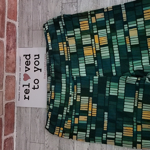 LuLaRoe | Pants & Jumpsuits | Lularoe Tall And Curvy Leggings Green And Yellow Lines | Poshmark